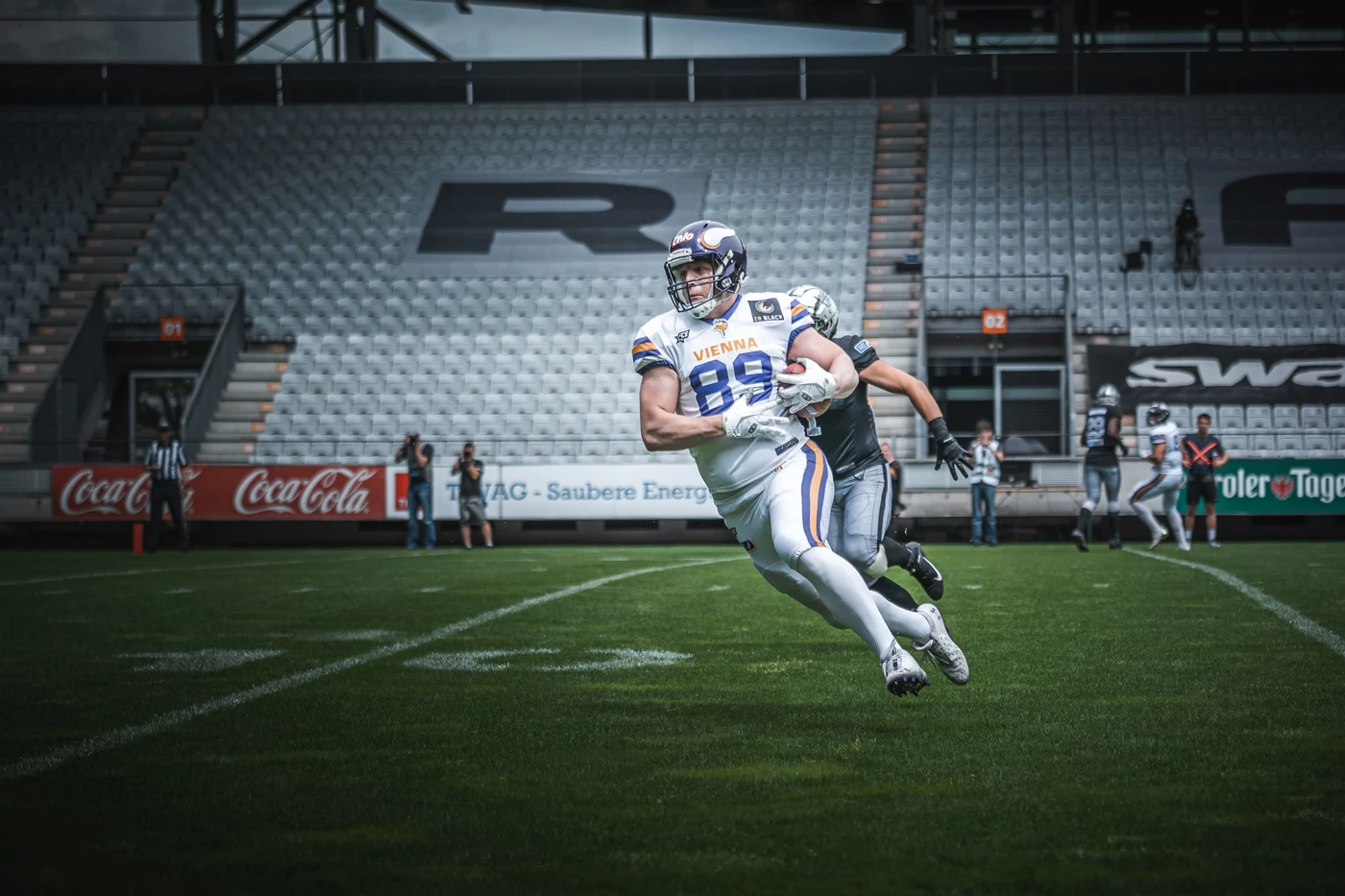 Vienna Vikings re-sign giant wide receiver Florian Bierbaumer ...